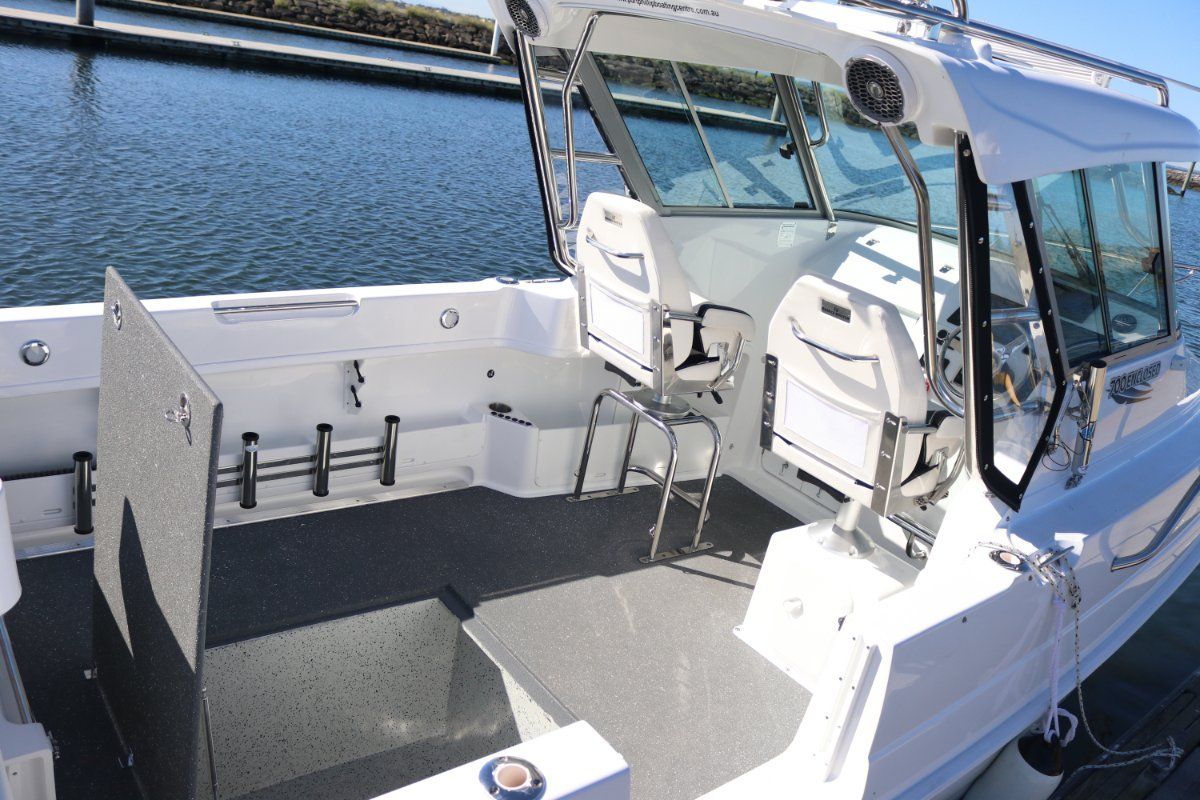2021 Haines Hunter 700 Enclosed | Boat Research | BoatsOnline