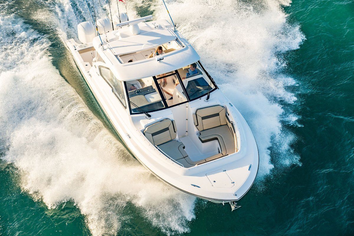 2022 Pursuit Dc365 | Boat Research | Yachthub