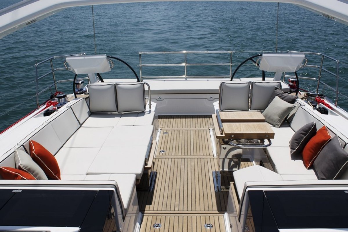 2022 Beneteau Oceanis 62 | Boat Research | Yachthub