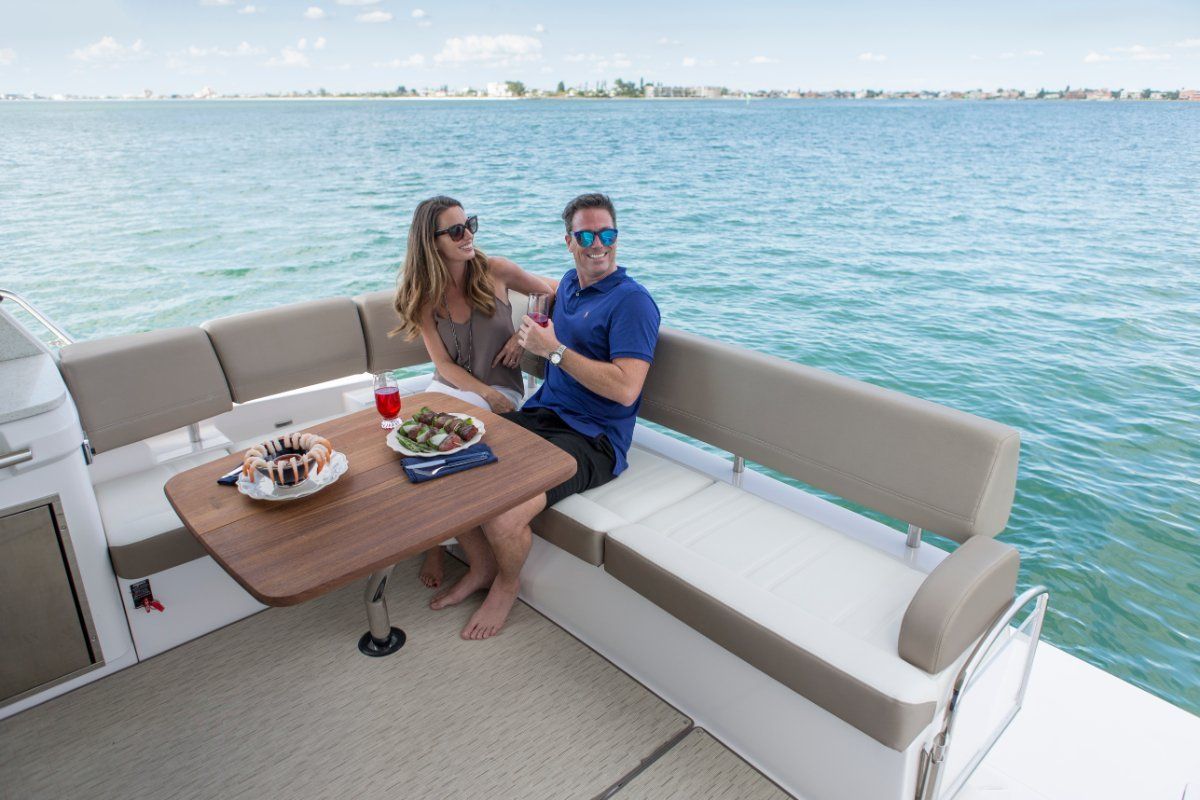 2022 Regal 42 Grande Coupe | Boat Research | Boats Online