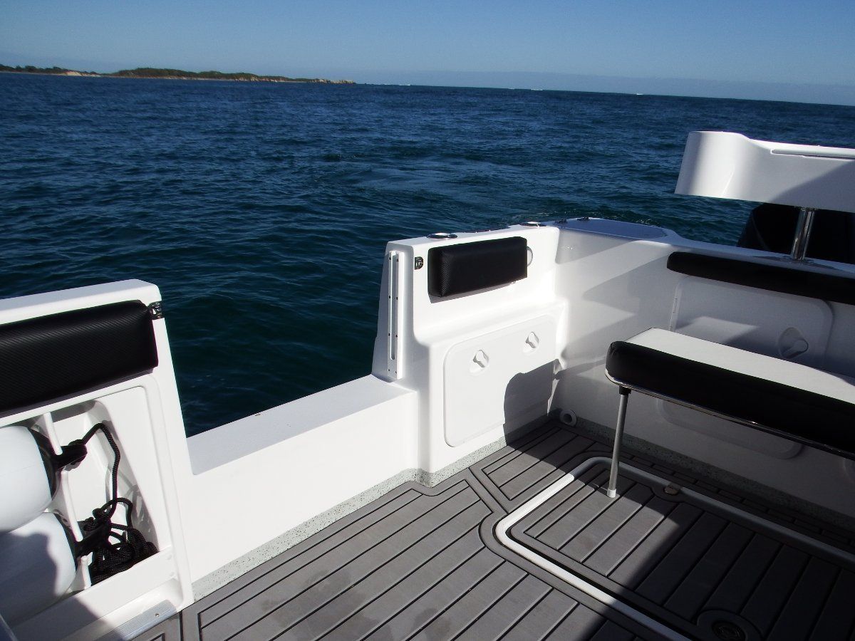 2022 Haines Hunter 760 Enclosed | Boat Research | Yachthub