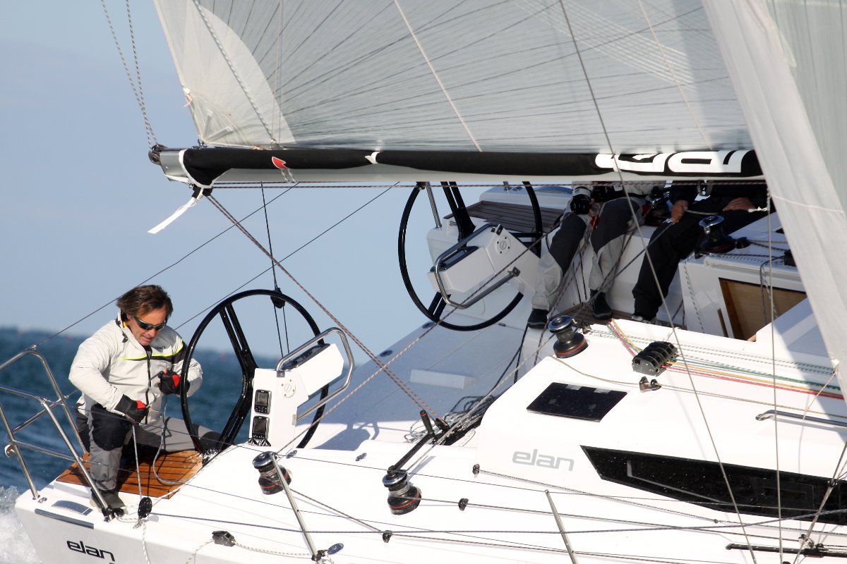 2022 Elan E4 | Boat Research | Boats Online