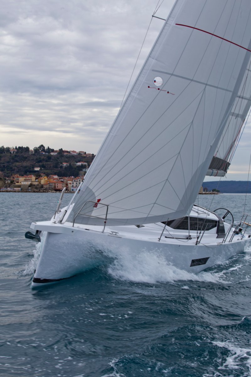 2022 Elan Gt5 | Boat Research | Yachthub