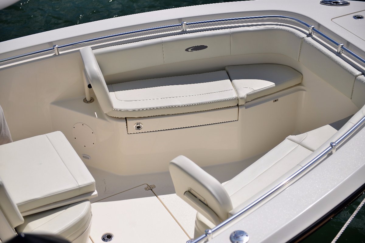 2021 Cobia 262 Centre Console | Boat Research | Boats Online