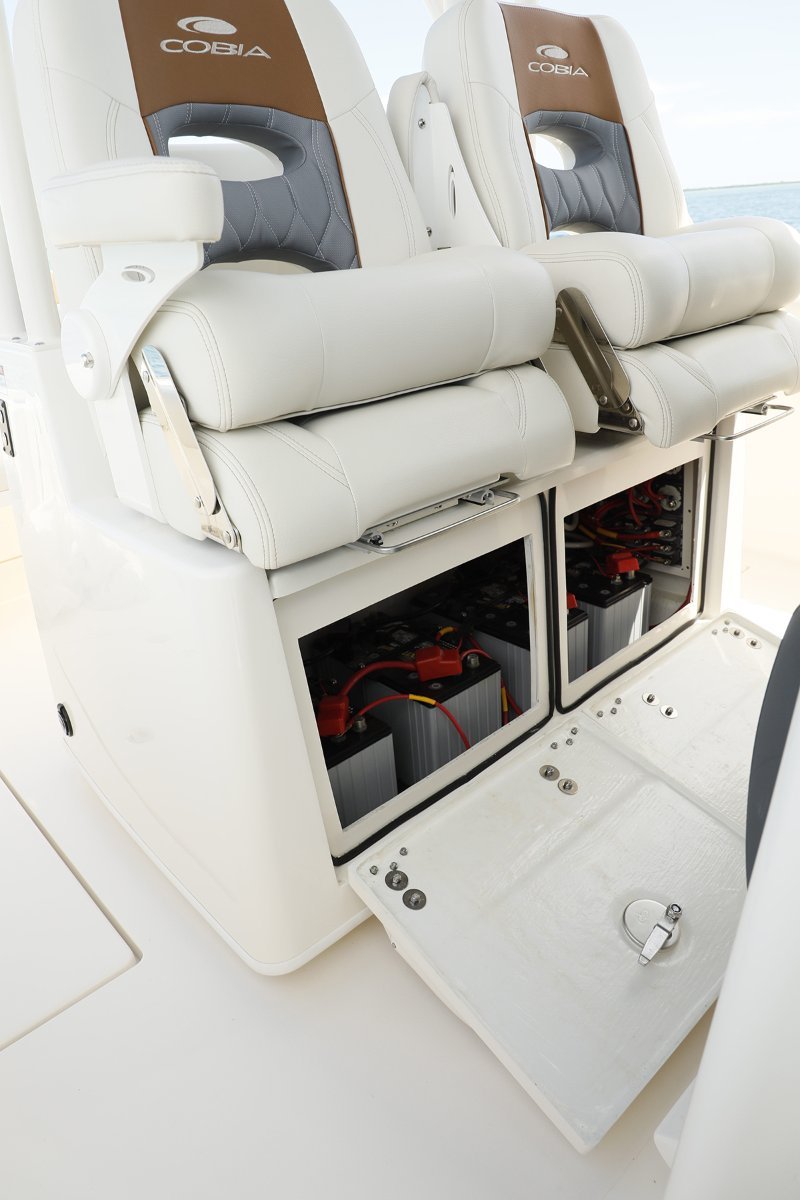 2021 Cobia 301 Centre Console | Boat Research | Boats Online