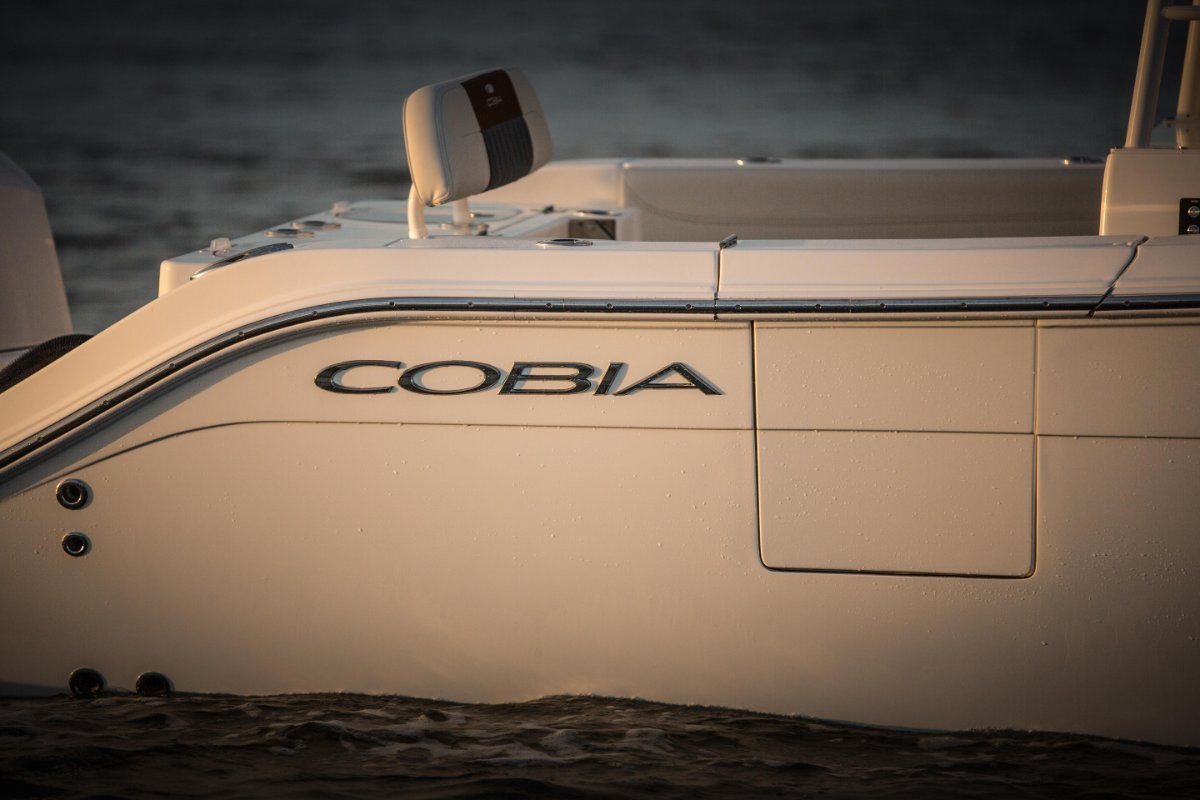 2021 Cobia 301 Centre Console | Boat Research | Yachthub