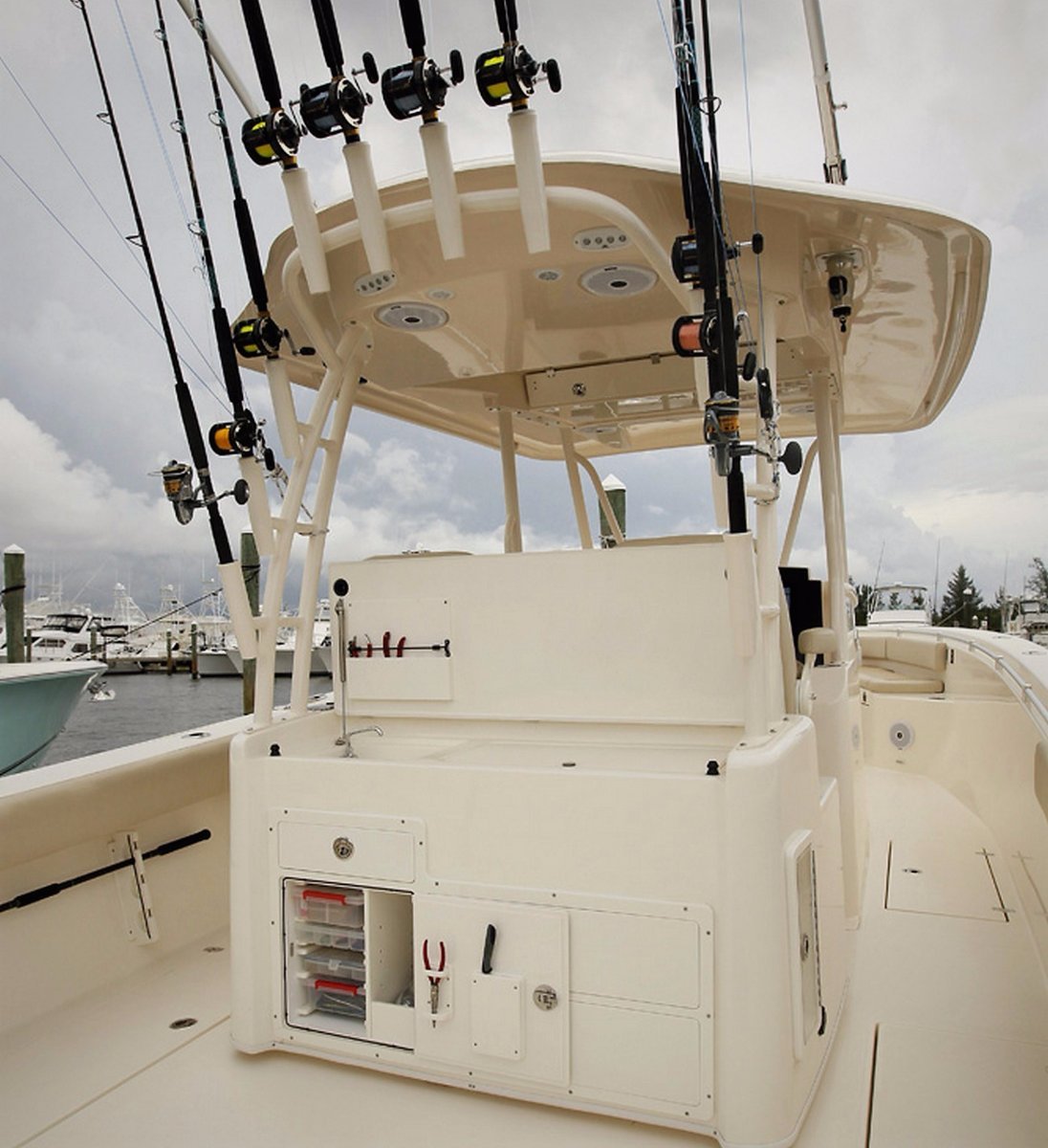 2021 Cobia 350 Centre Console | Boat Research | Yachthub