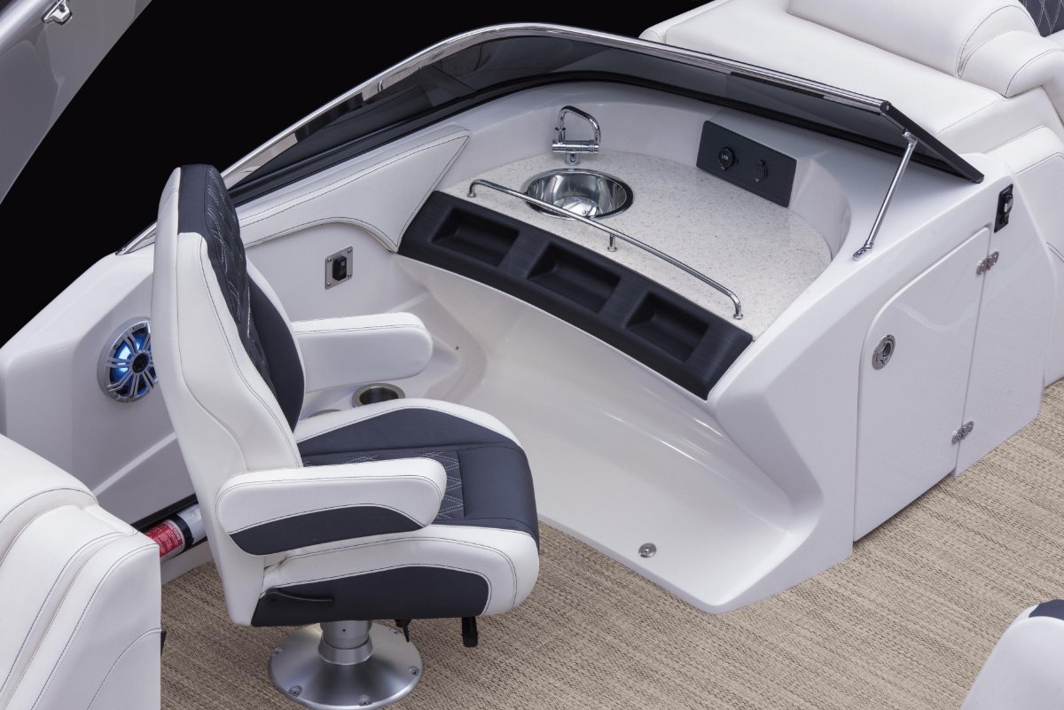 2022 Bennington Pontoon Boat 30 Q | Boat Research | Yachthub