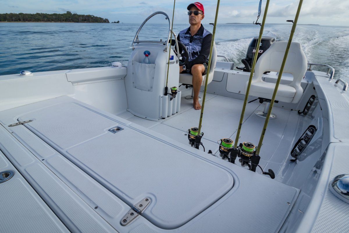 2022 Haines Signature 485sf | Boat Research | Boats Online