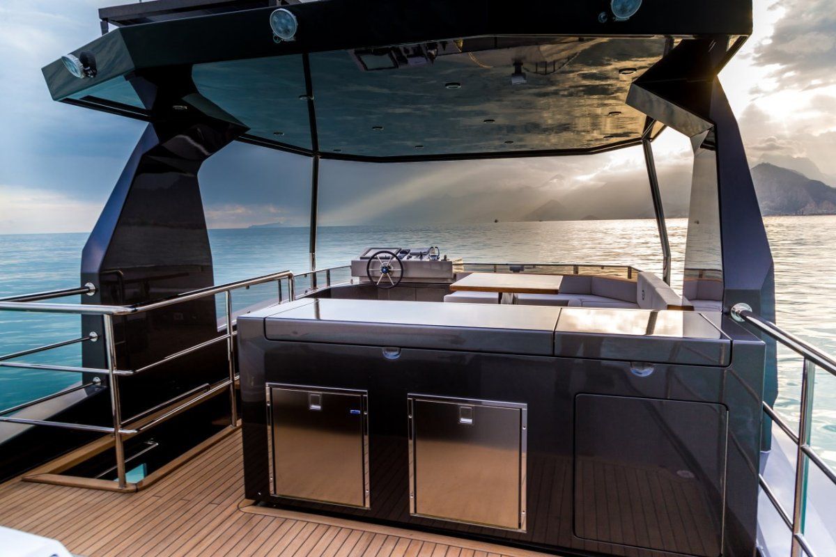 2022 Bering 70 | Boat Research | Yachthub