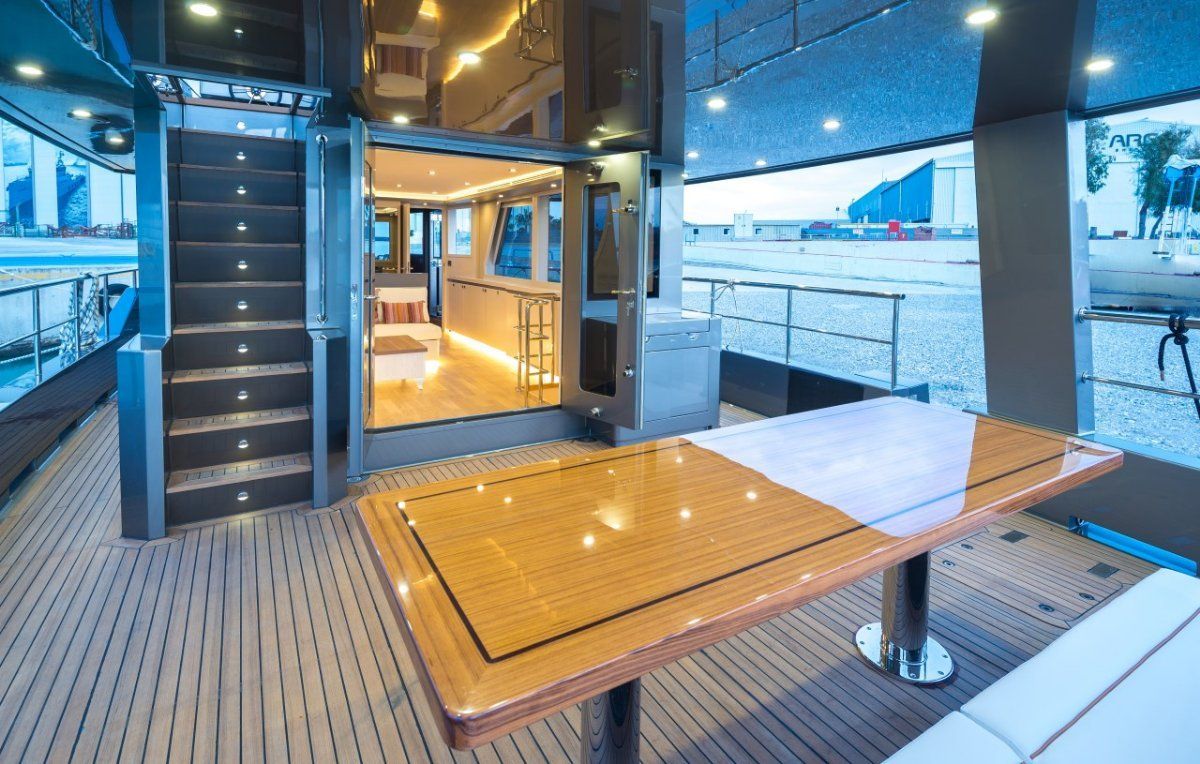 2022 Bering 70 | Boat Research | Yachthub