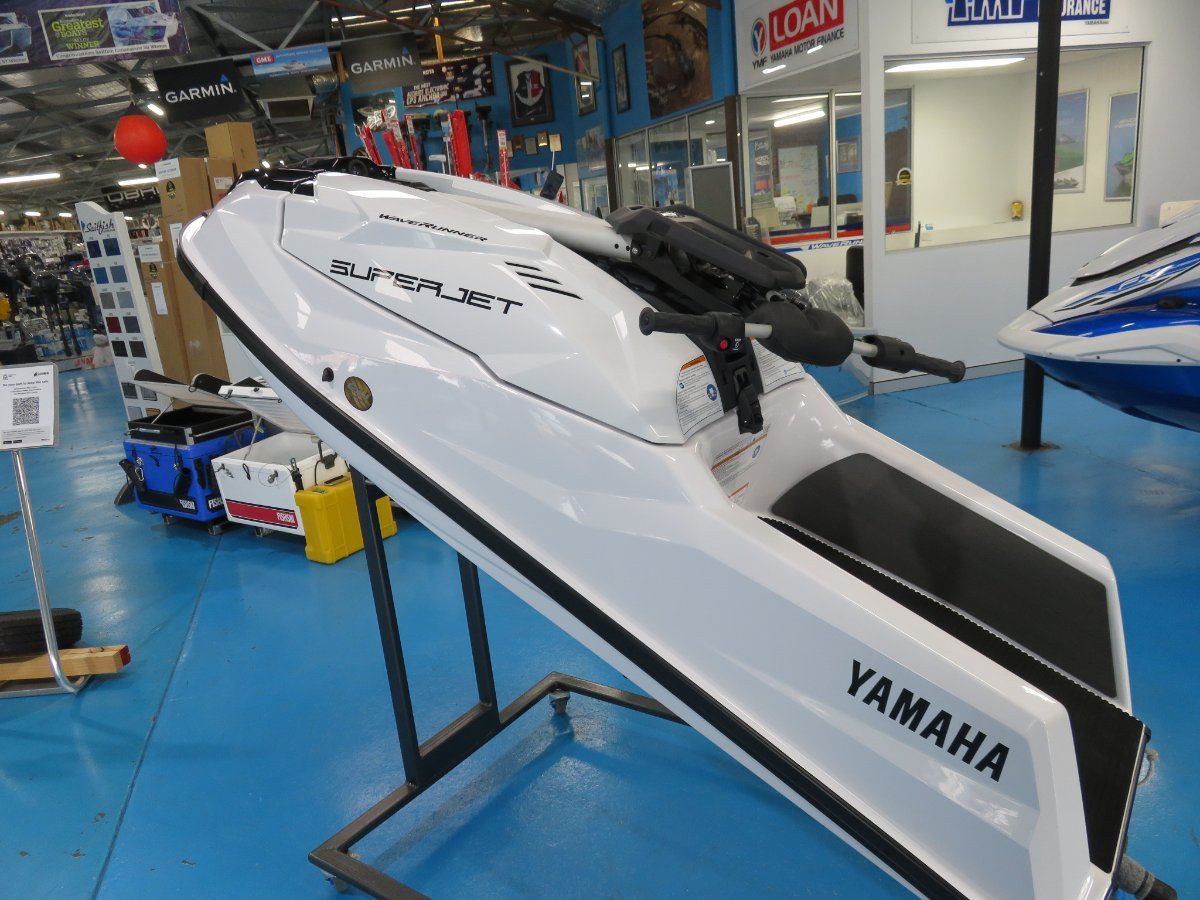2022 Yamaha Superjet | Boat Research | Yachthub