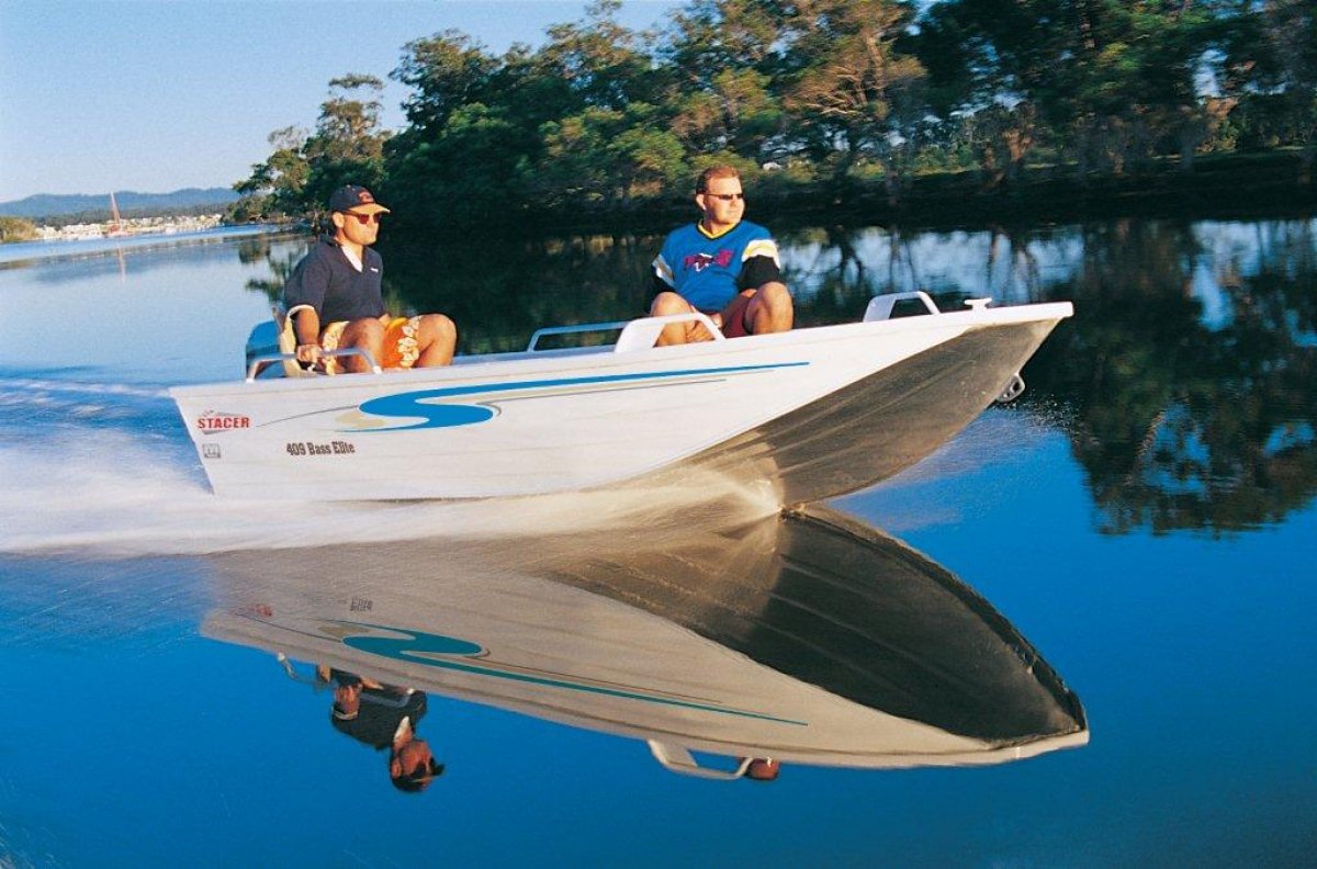 2015 Stacer 409 Sf Assault Pro | Boat Research | BoatsOnline