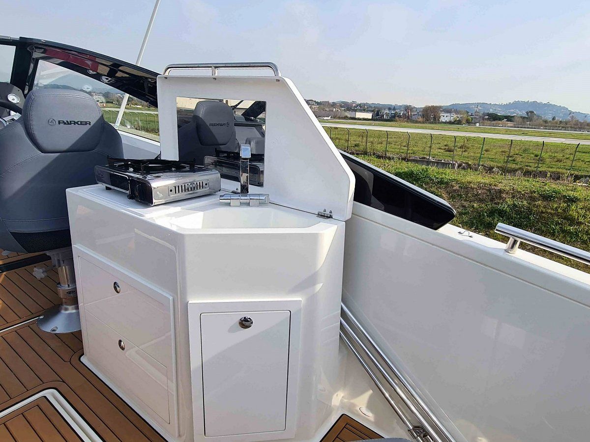 2022 Parker 800 Cruiser | Boat Research | BoatsOnline