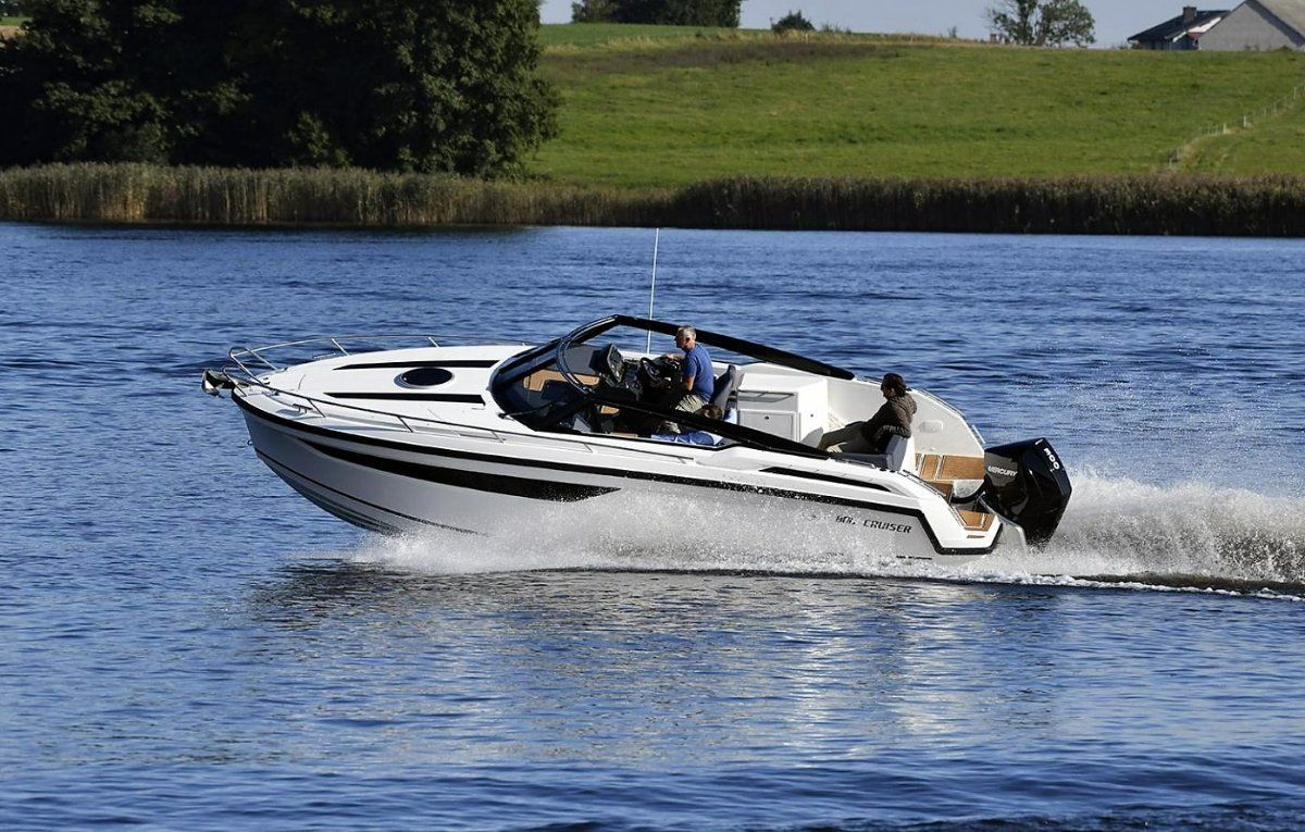 2022 Parker 800 Cruiser | Boat Research | Yachthub