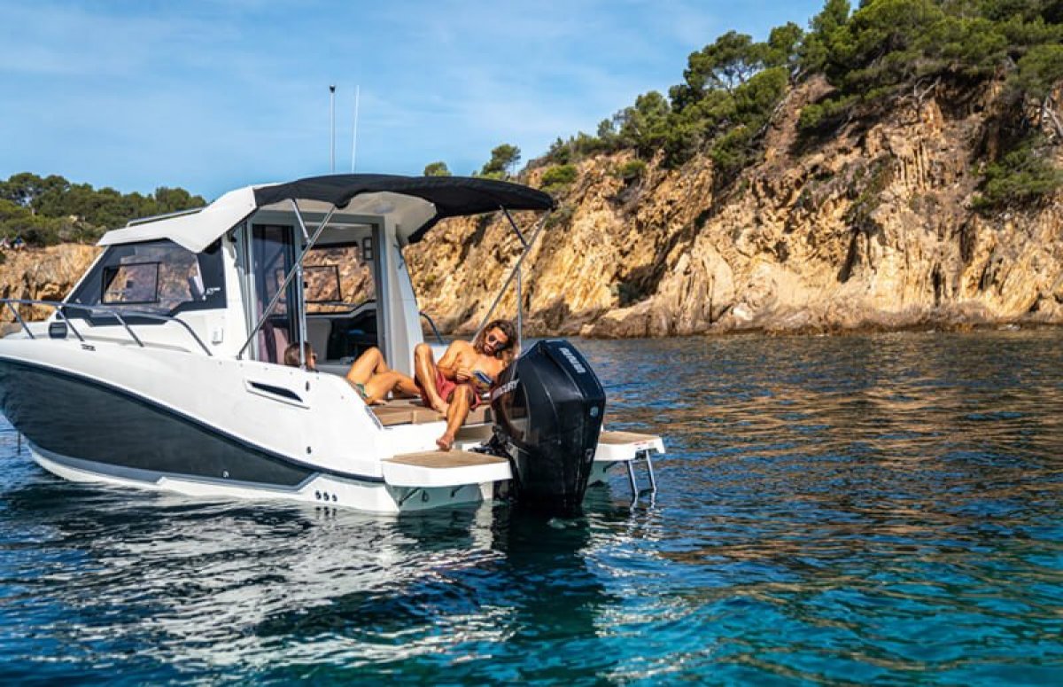 2021 Arvor 675 Weekender | Boat Research | Boats Online