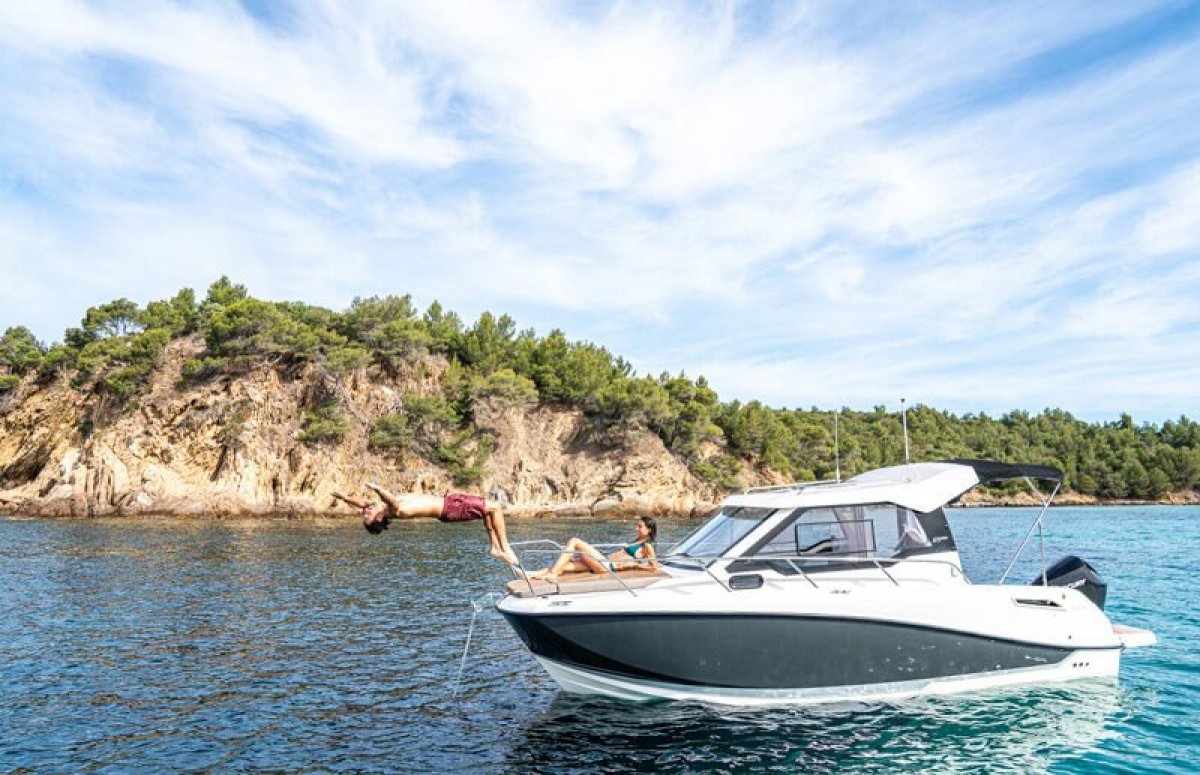2021 Arvor 675 Weekender | Boat Research | Boats Online