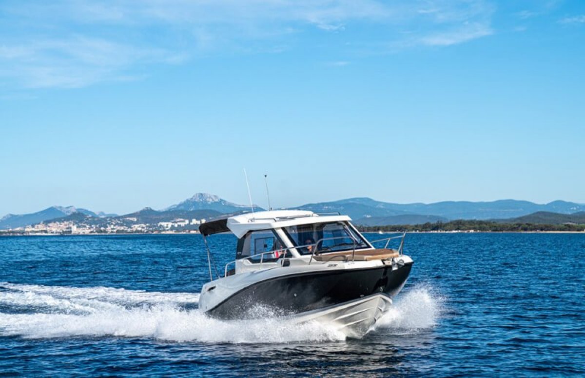 2021 Arvor 675 Weekender | Boat Research | BoatsOnline