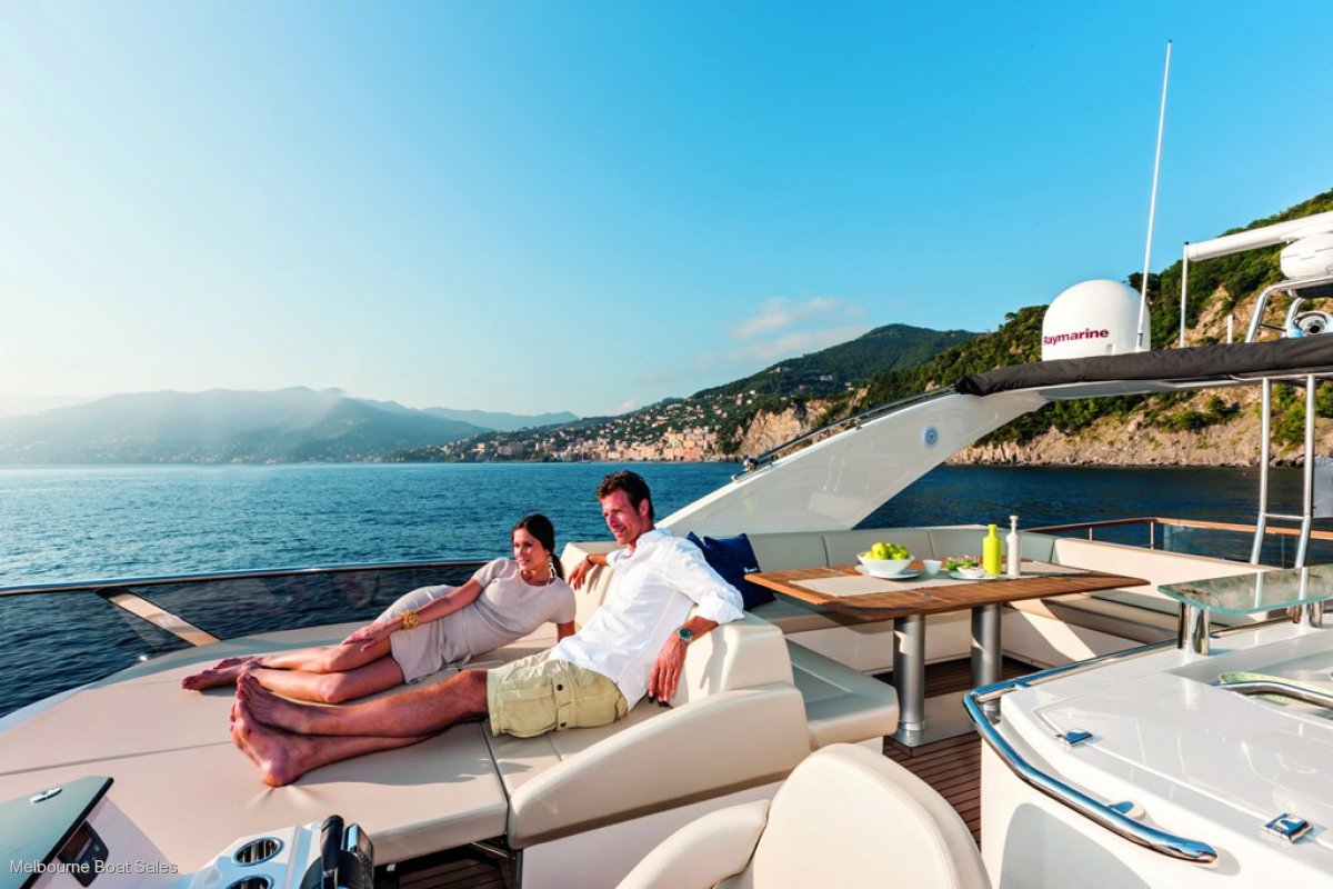 2022 Absolute 72 Fly | Boat Research | Boats Online