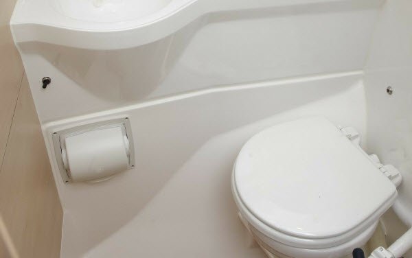 2022 Dragonfly 32 Evolution | Boat Research | Yachthub