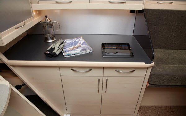 2022 Dragonfly 32 Evolution | Boat Research | Yachthub