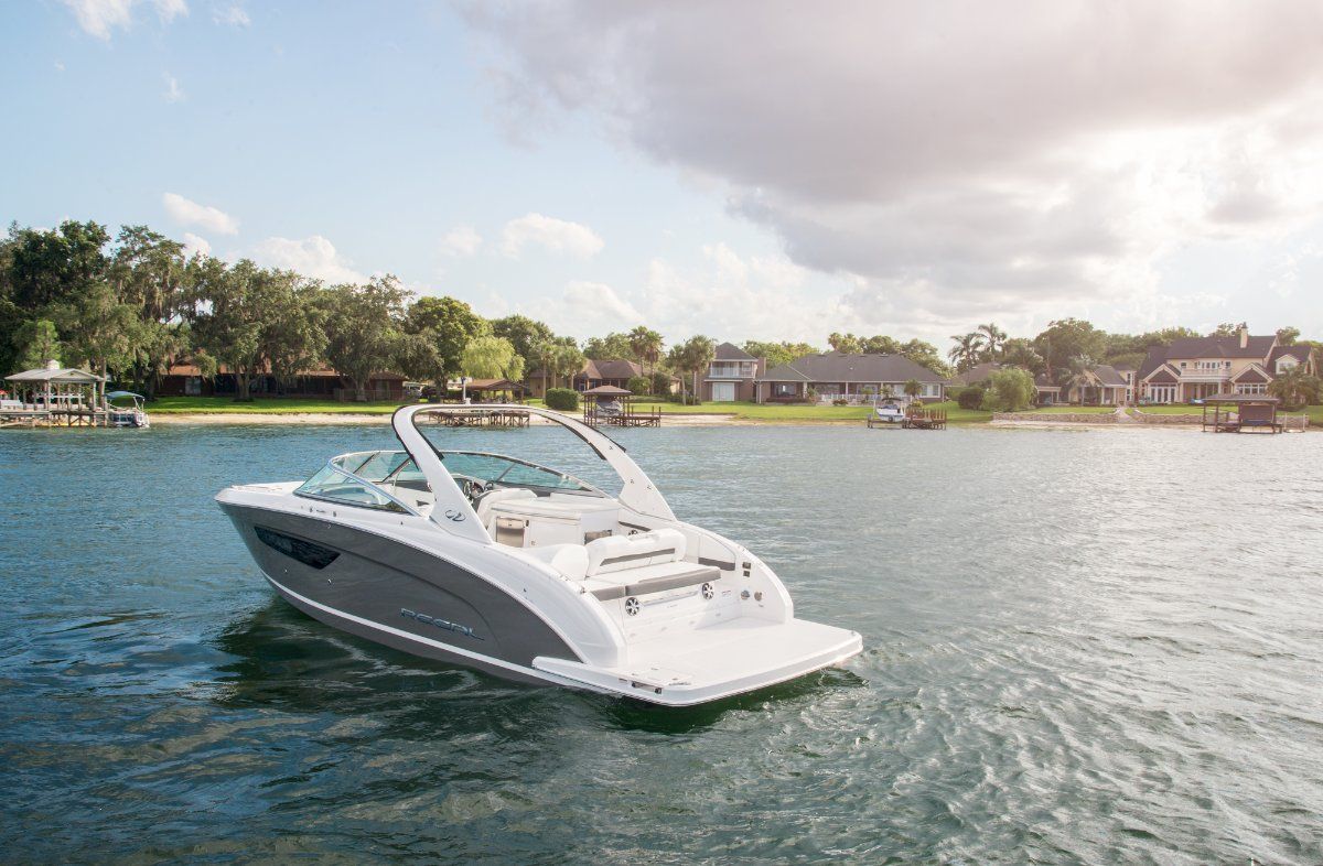 2022 Regal 3300 Bowrider | Boat Research | Yachthub