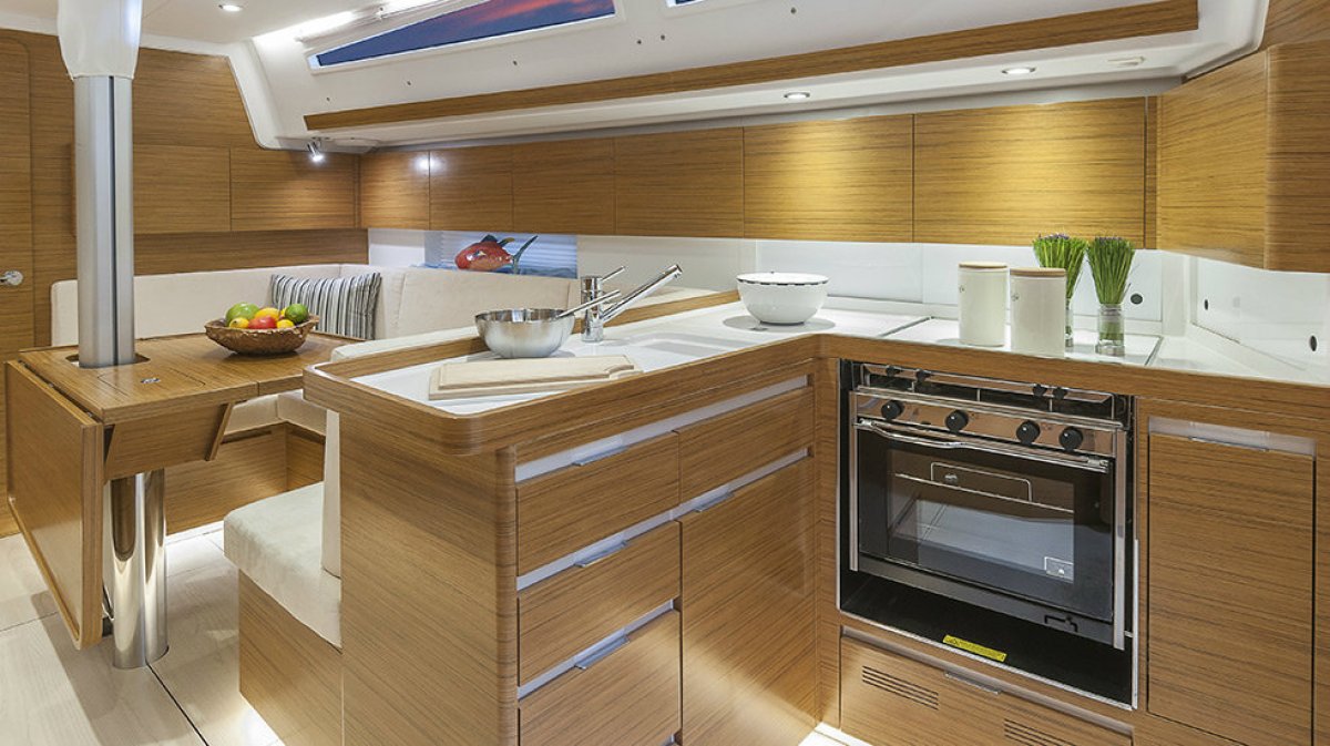 2015 Elan E5 | Boat Research | Yachthub