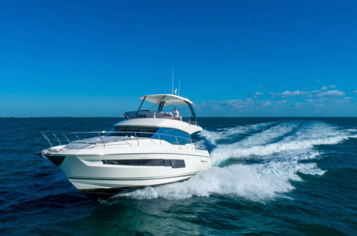 2023 Prestige 460 F-line | Boat Research | BoatsOnline