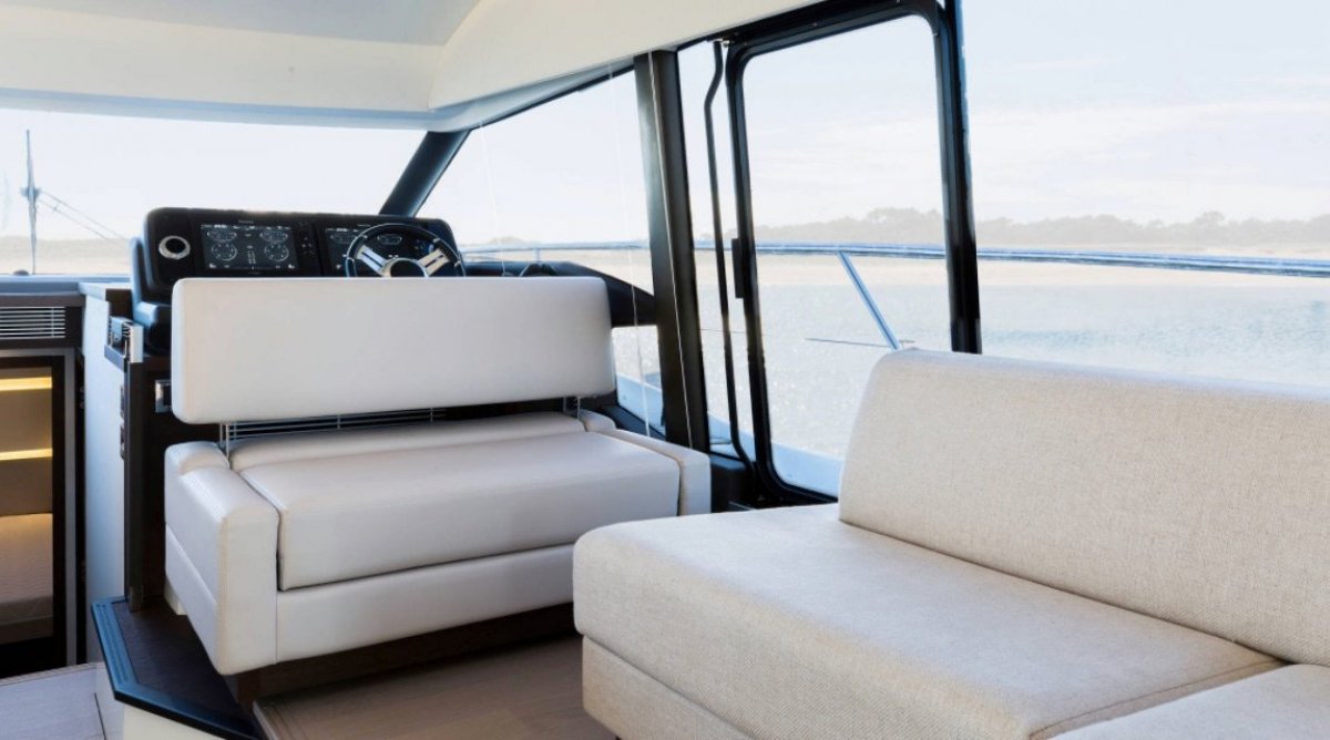 2023 Prestige 520 | Boat Research | BoatsOnline