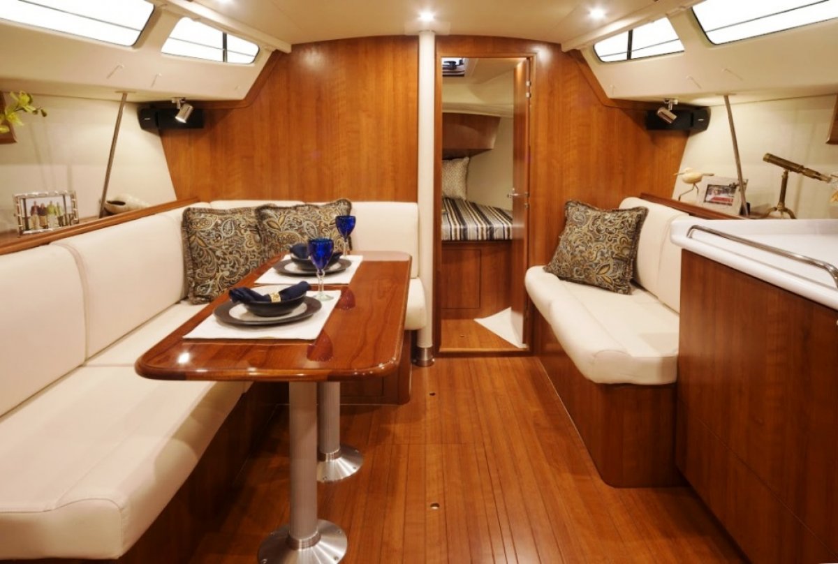 2015 Hunter 31 | Boat Research | Yachthub
