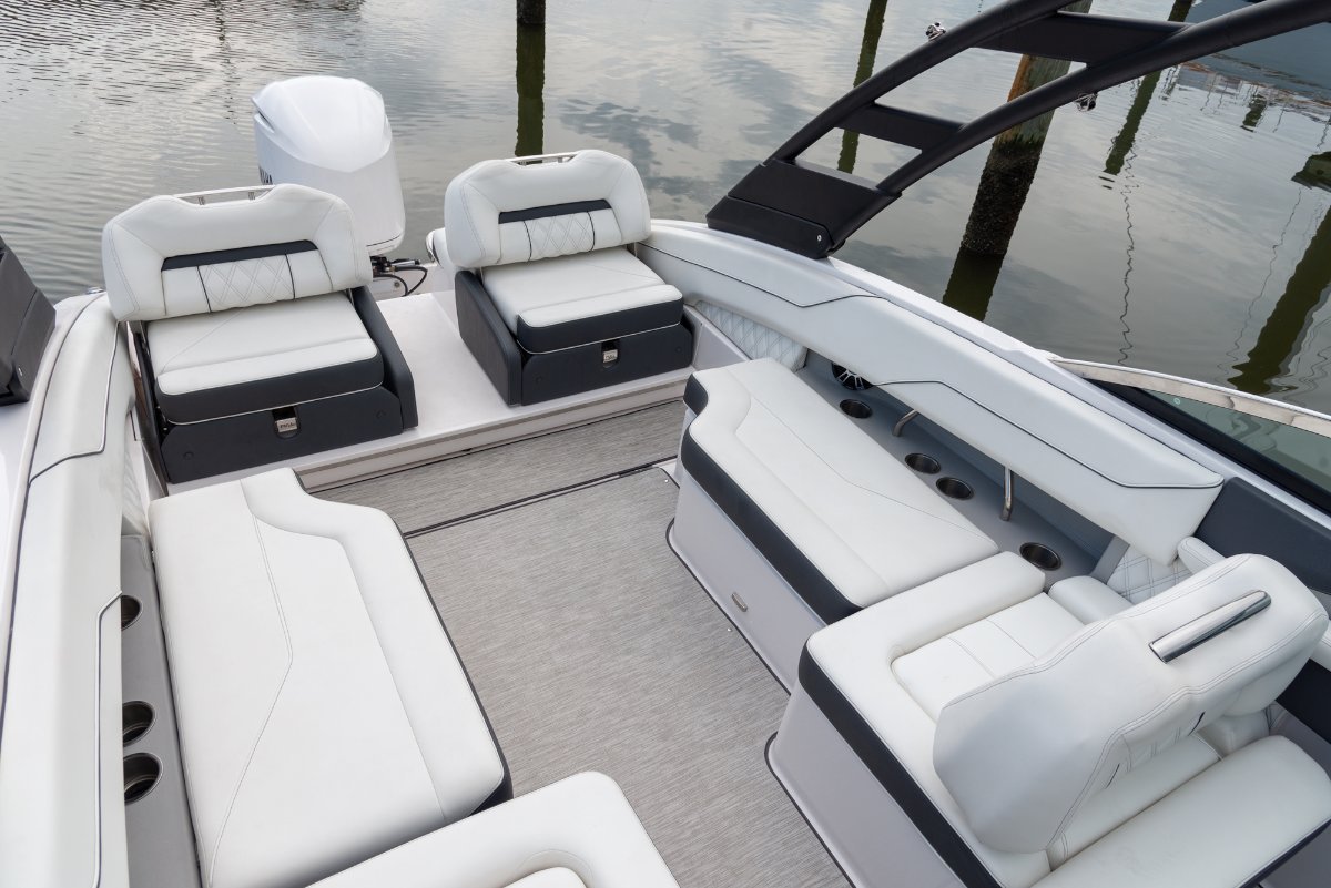 2023 Regal Lx4 | Boat Research | Yachthub