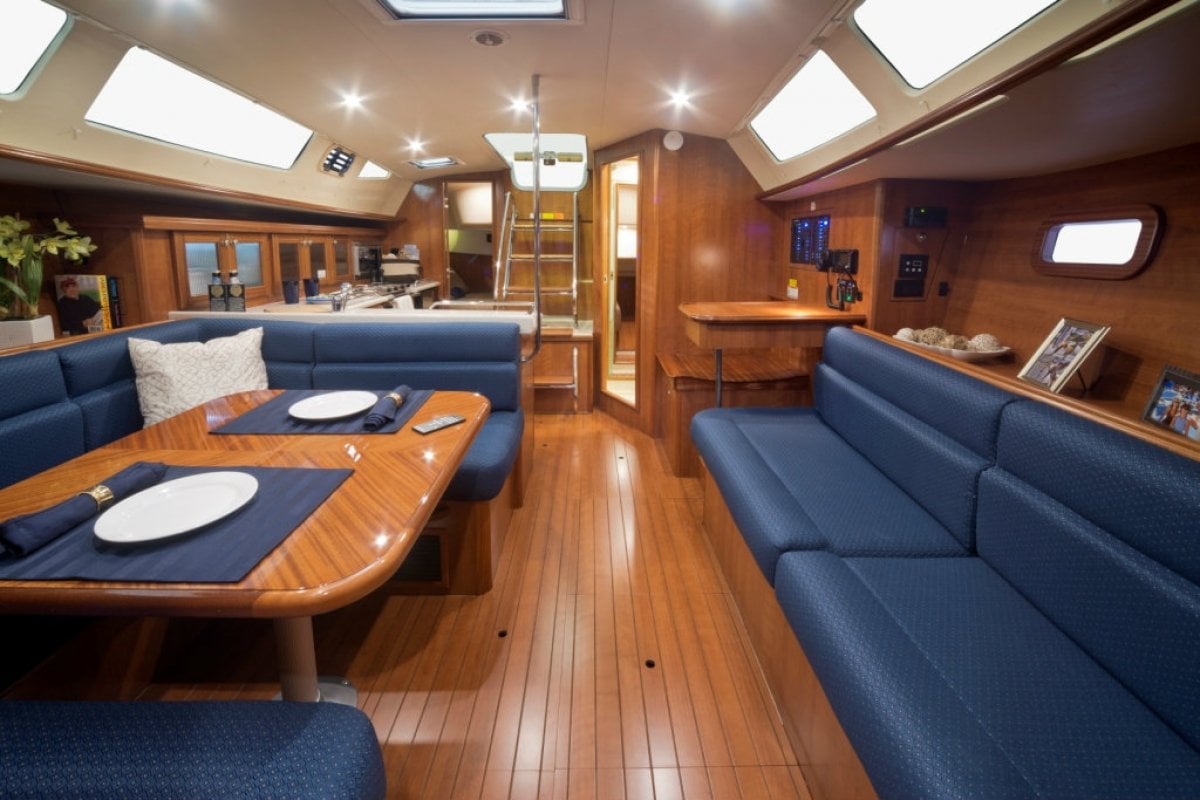 2015 Hunter 37 | Boat Research | Yachthub