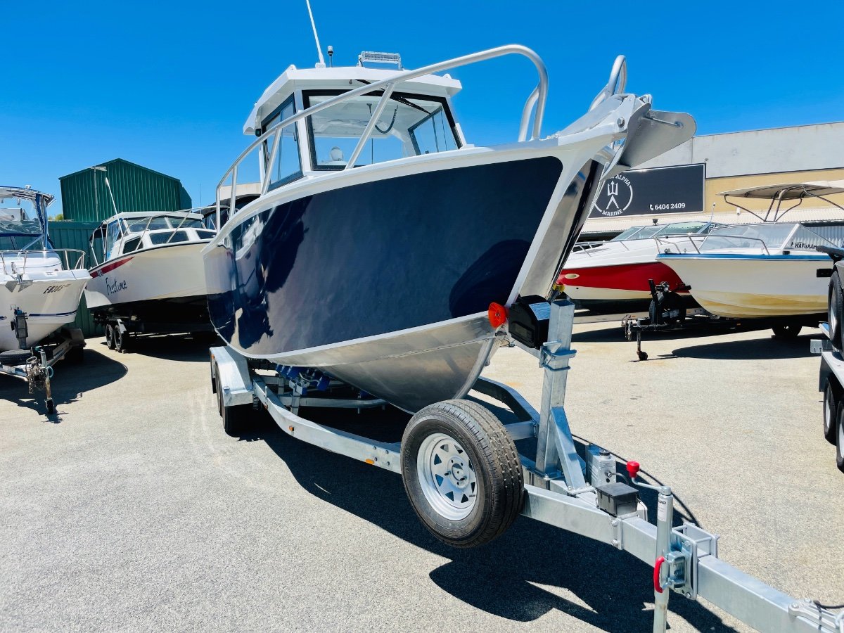 2021 Gospel 7.5 Centre Cab Plate | Boat Research | BoatsOnline
