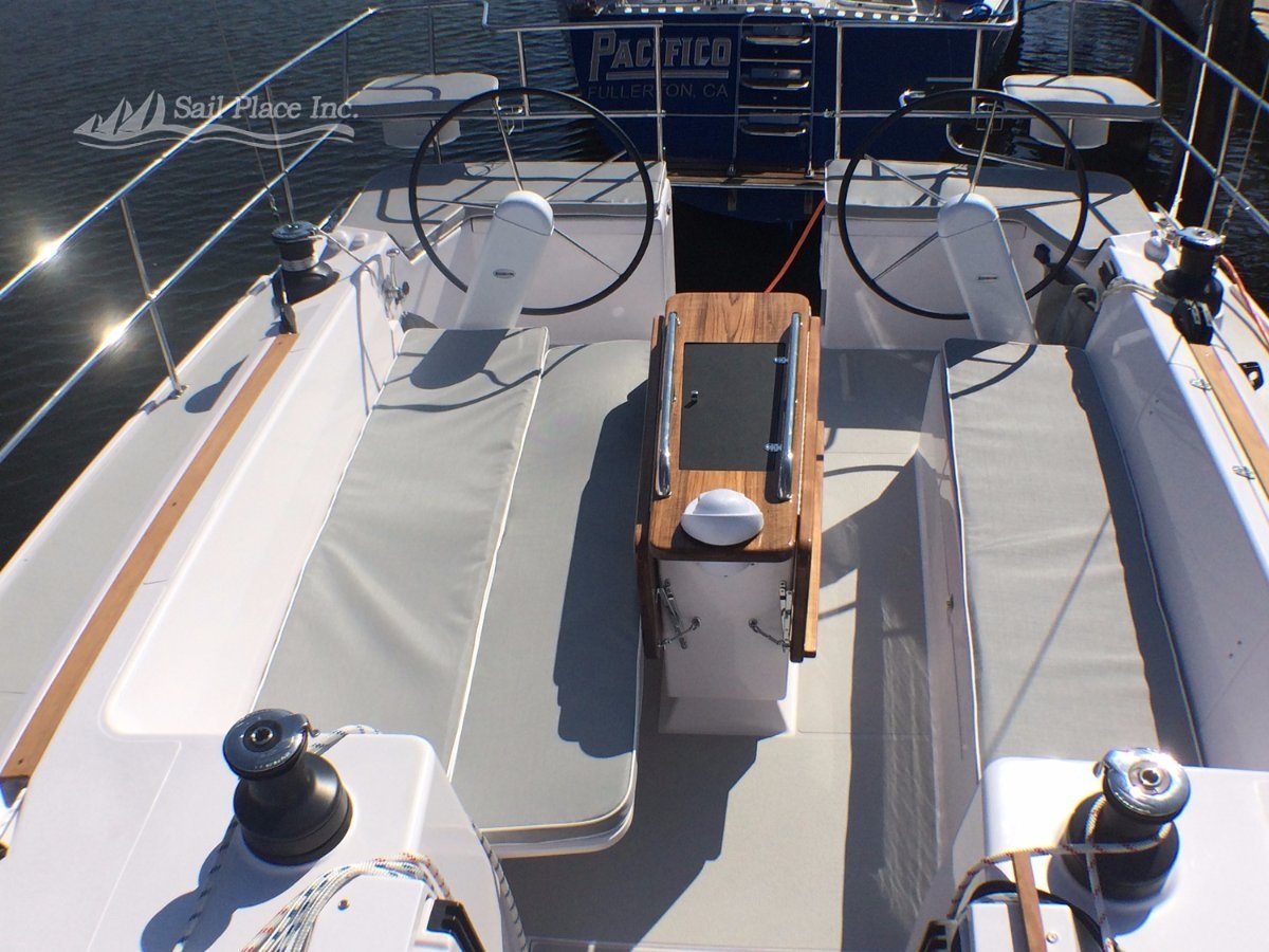 2022 Catalina 425 | Boat Research | BoatsOnline