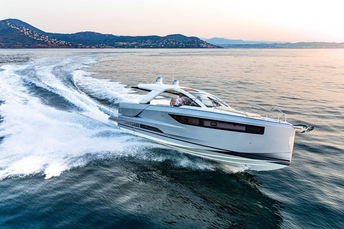 2023 Jeanneau Db 43 | Boat Research | Yachthub