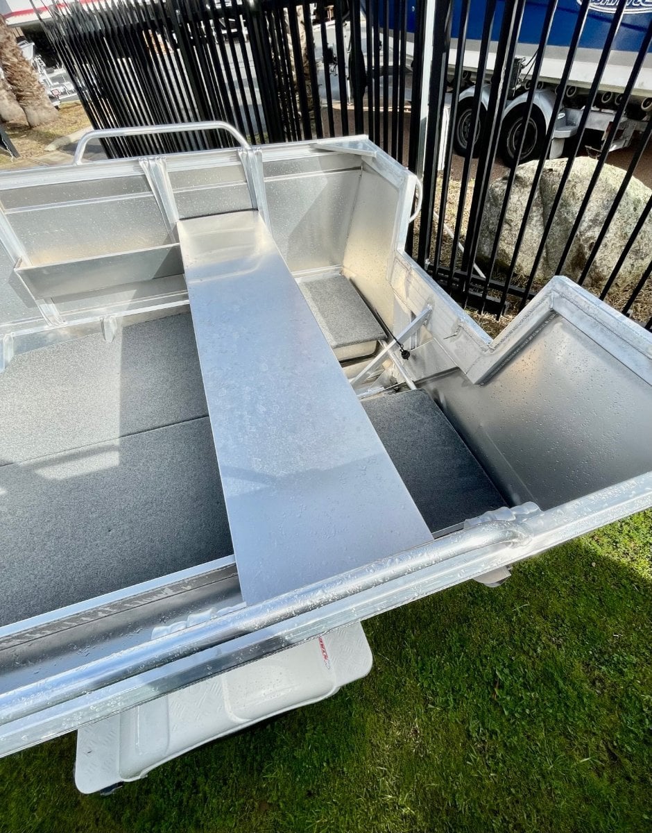 2022 Stacer 429 Rampage | Boat Research | Boats Online