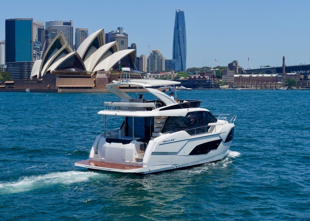 2023 Absolute 47 Fly | Boat Research | Yachthub