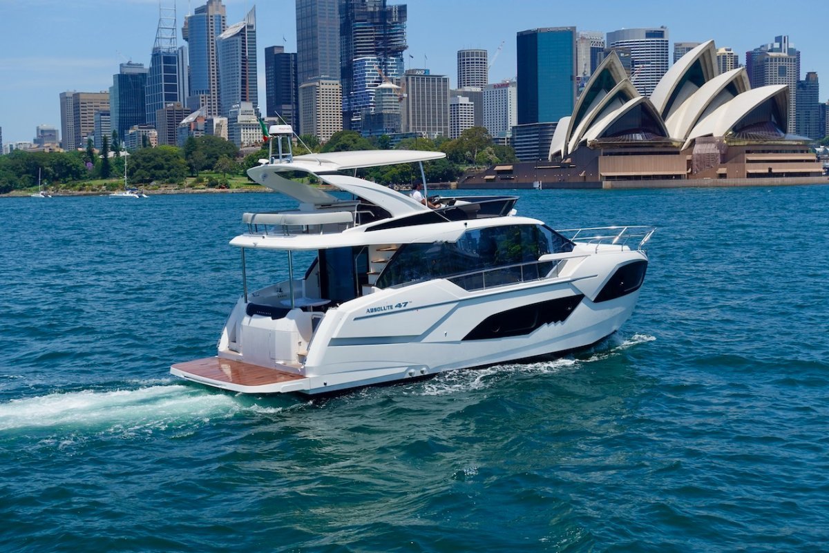 2023 Absolute 47 Fly | Boat Research | Yachthub