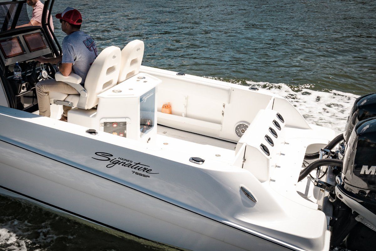 2023 Haines Signature 788sf | Boat Research | Boats Online