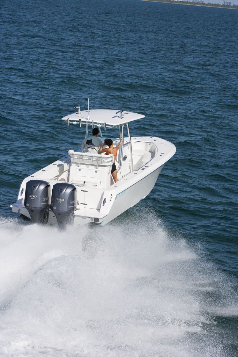 2022 Contender 30 St | Boat Research | Yachthub