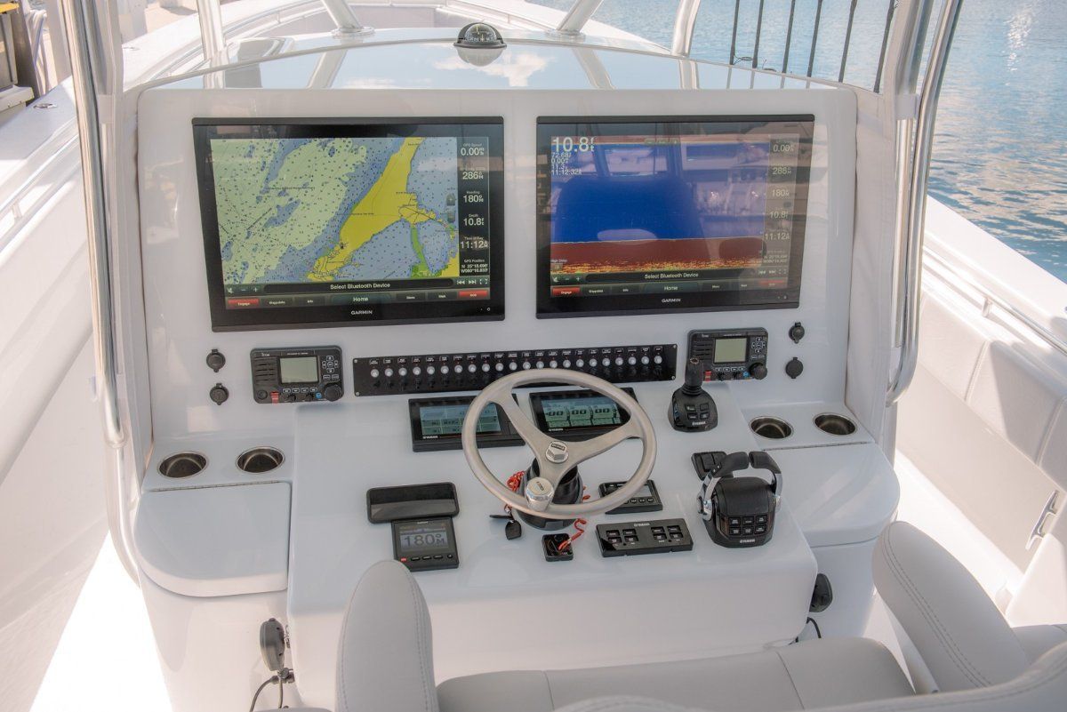 2022 Contender 44 St | Boat Research | Yachthub