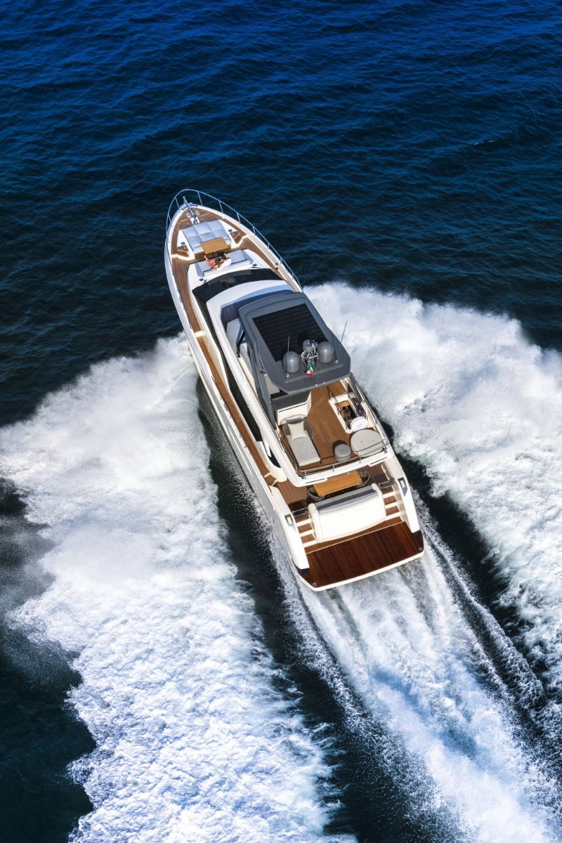 2023 Ferretti 720 | Boat Research | BoatsOnline