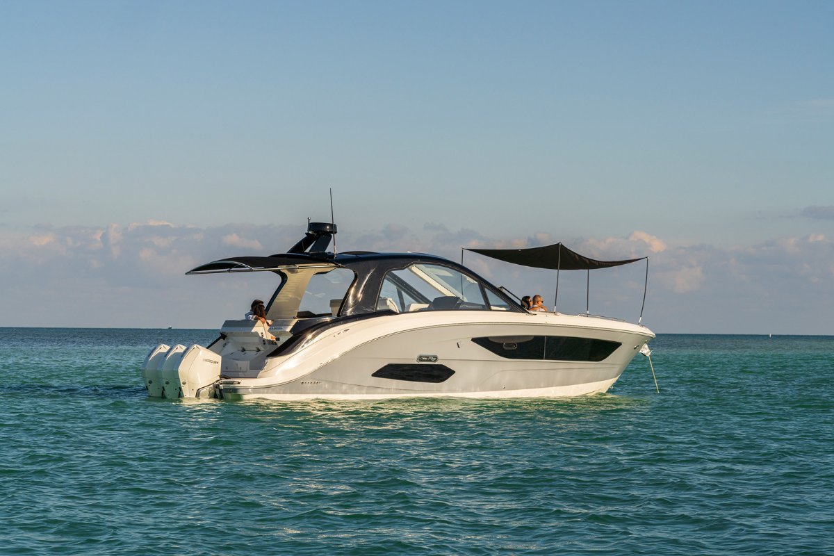 2023 Sea Ray 370 Sundancer Ob | Boat Research | BoatsOnline