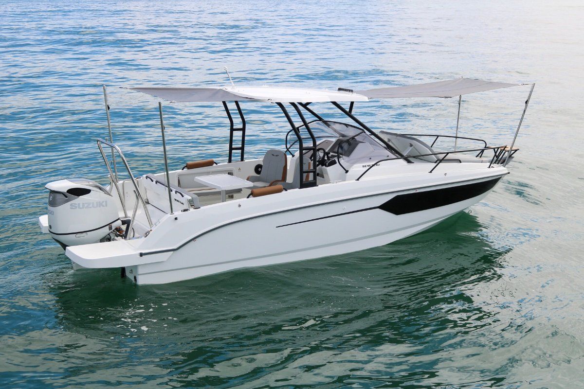 2023 Beneteau 305 | Boat Research | Boats Online