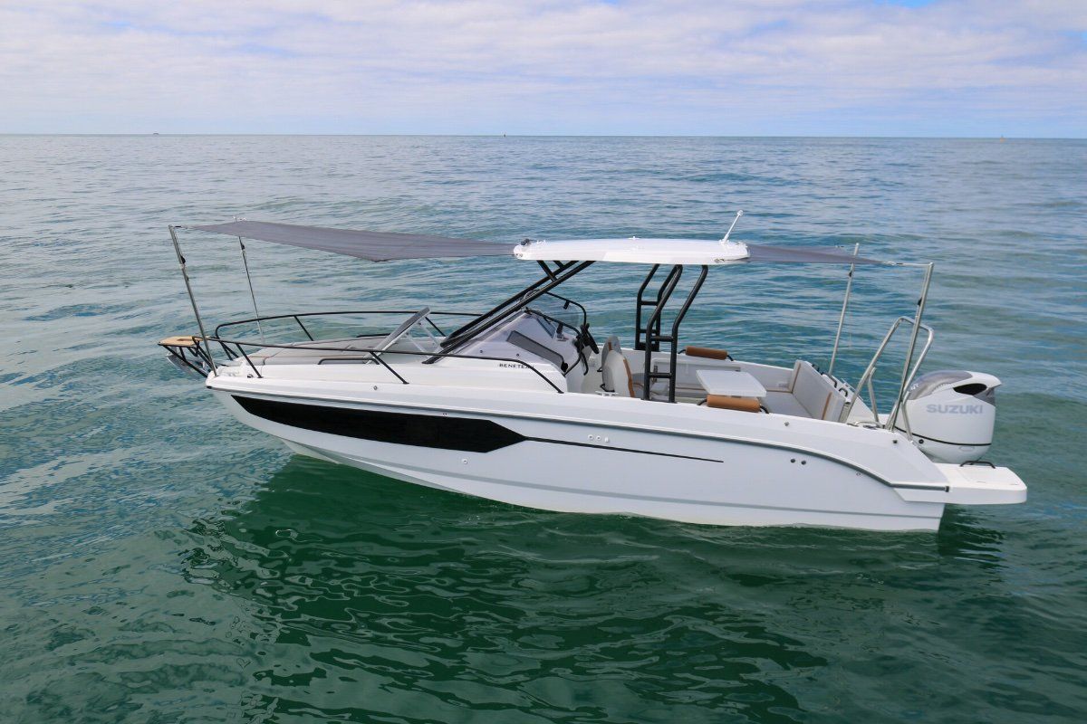 2023 Beneteau 305 | Boat Research | Boats Online
