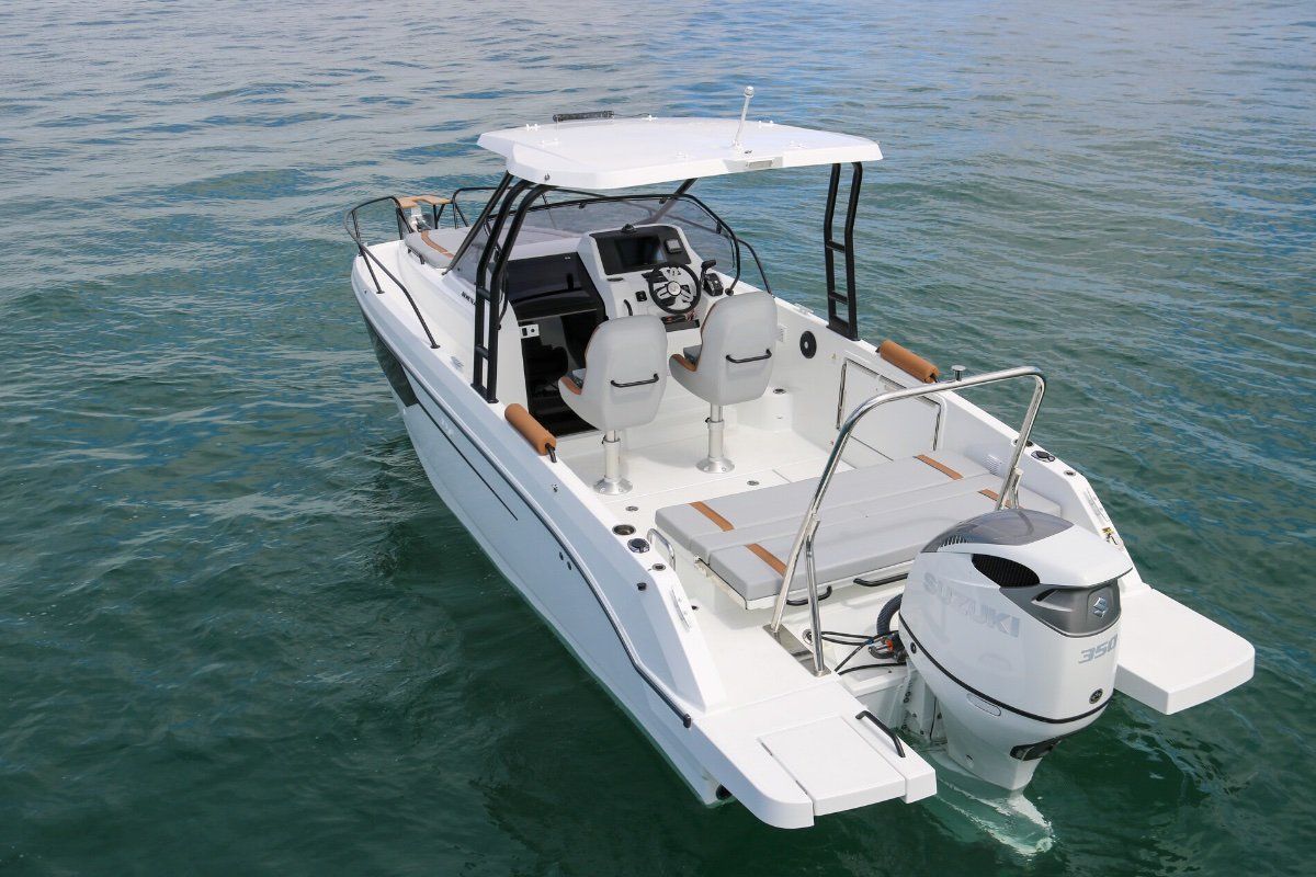 2023 Beneteau 305 | Boat Research | Boats Online