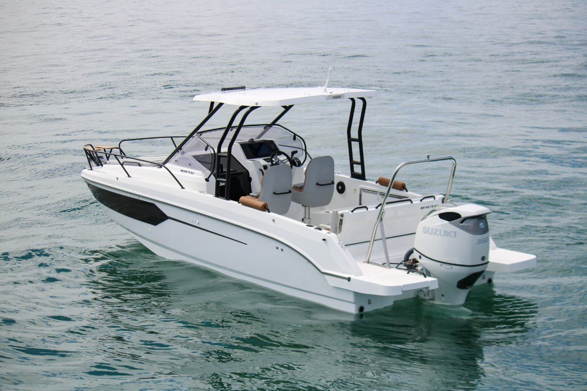 2023 Beneteau 305 | Boat Research | Boats Online