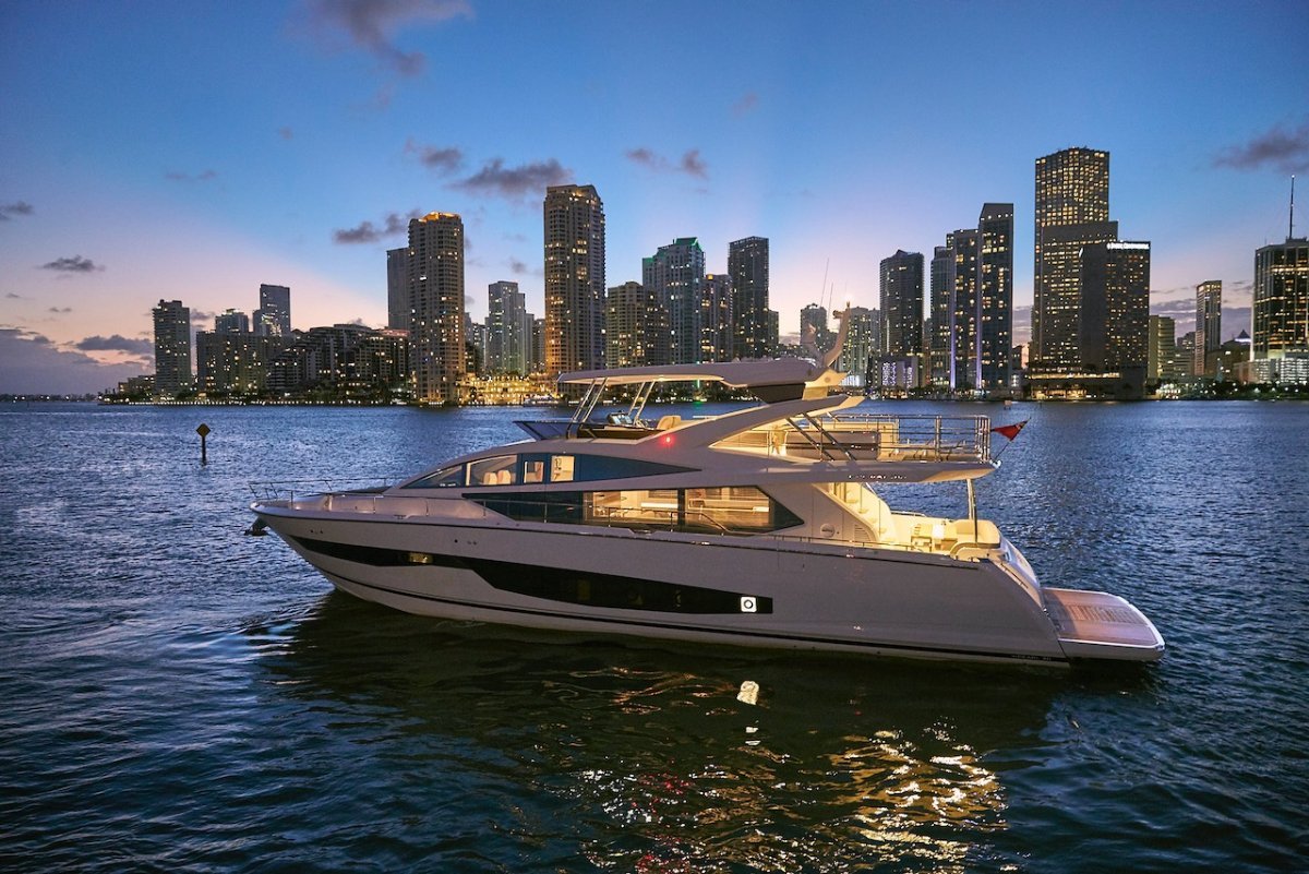 2023 Pearl 80 | Boat Research | Boats Online