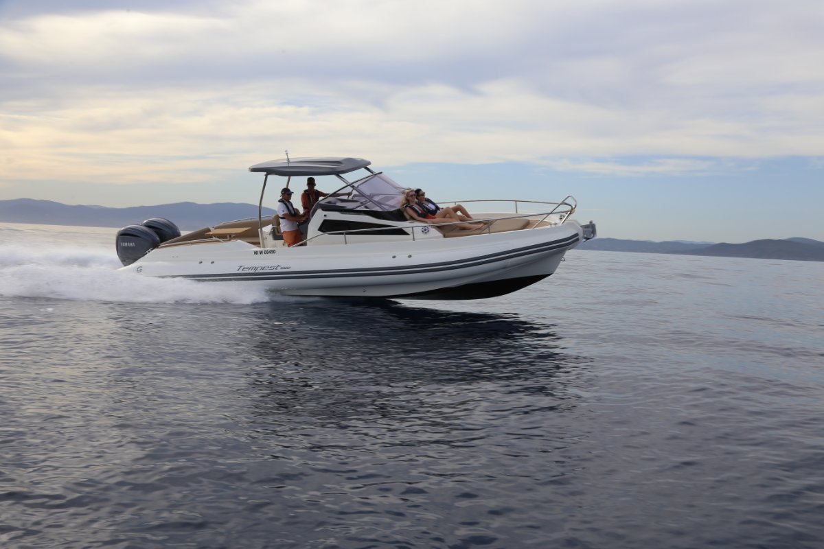 2023 Capelli Tempest 1000 Wa | Boat Research | BoatsOnline