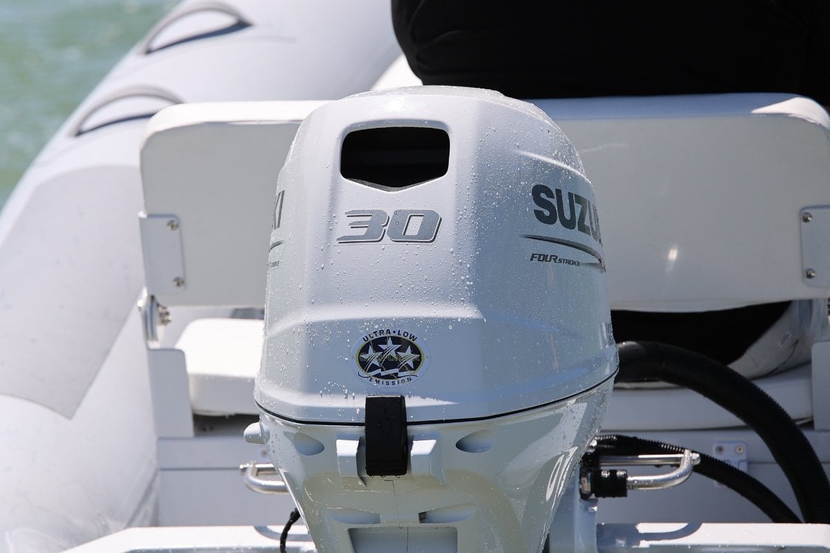 2022 Aurora Reef Rider 330dl | Boat Research | Boats Online